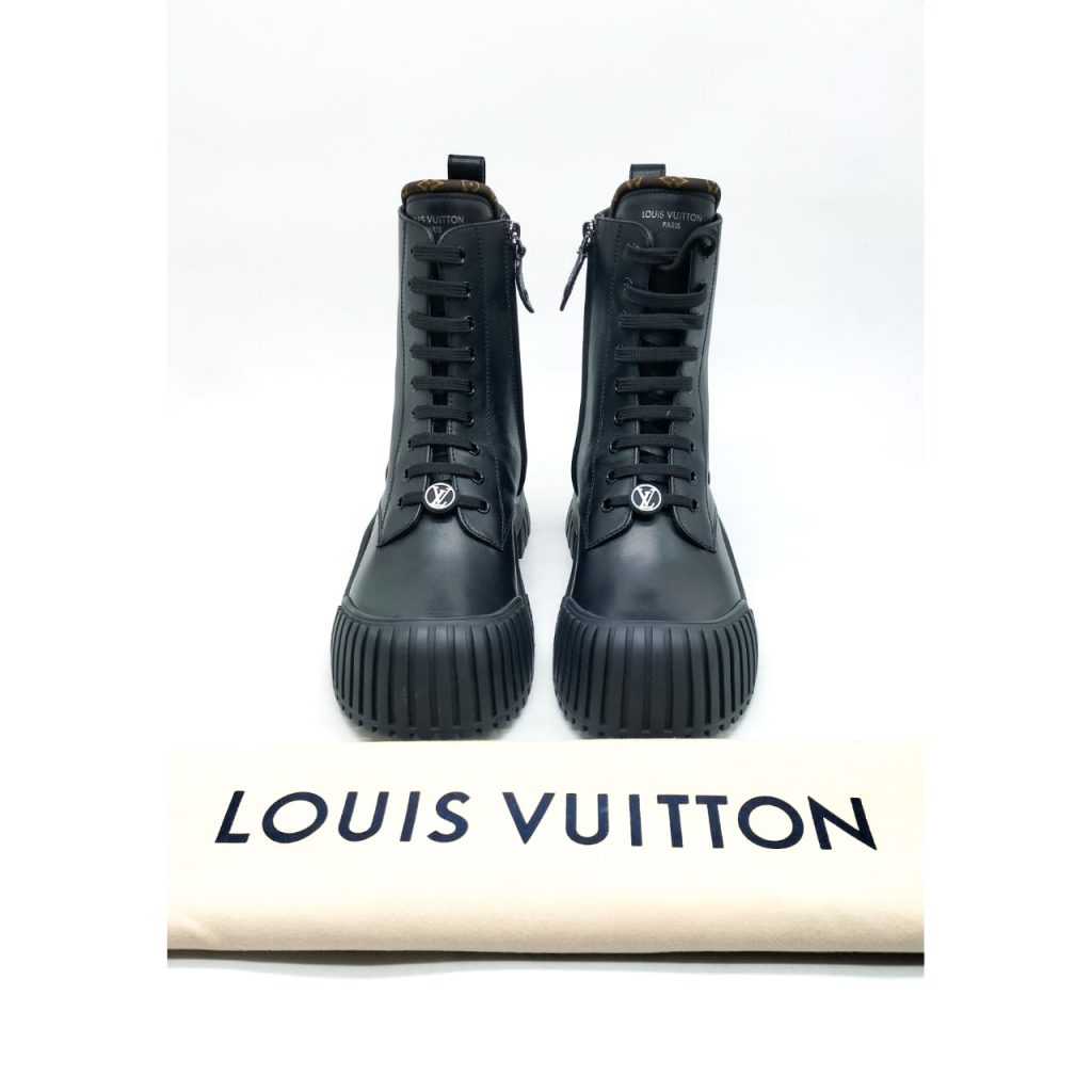 Louis Vuitton Black Ruby Flat Ranger Boots – The Luxe Closet